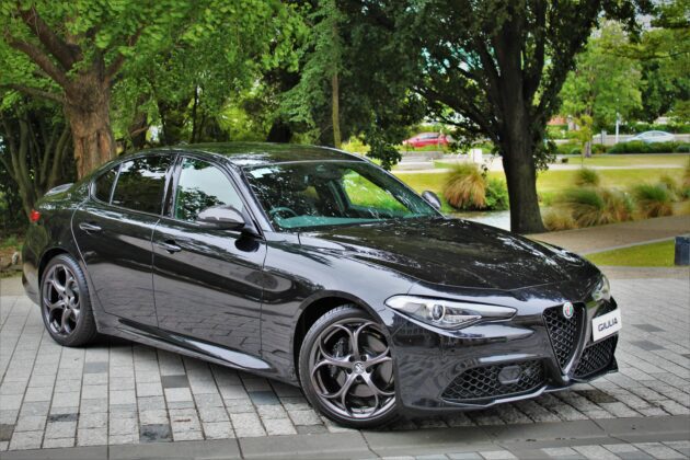Little Black Dress: 2021 Alfa Romeo Giulia Veloce Carbon Review ...