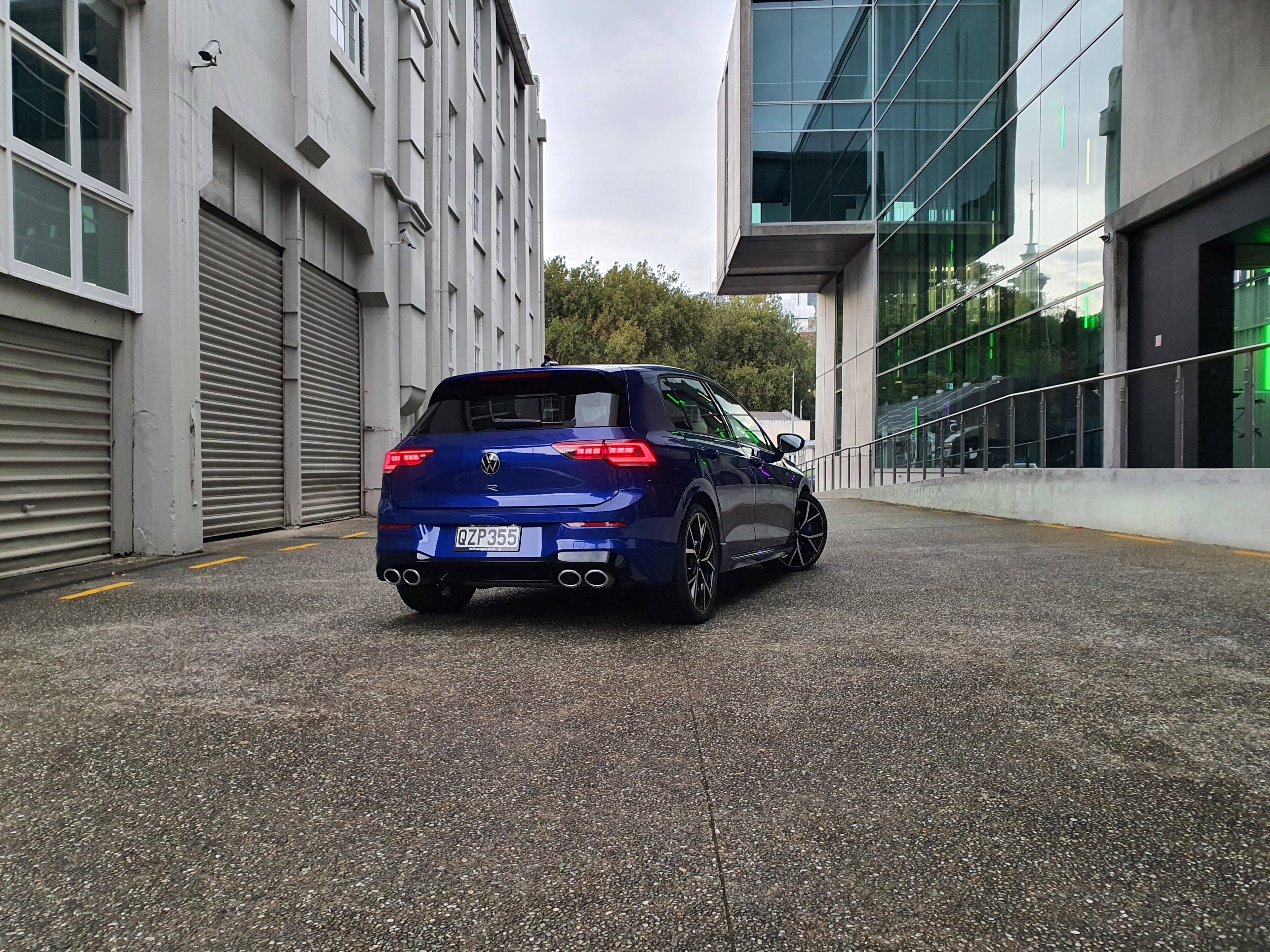 Comfortably Numb: 2025 Volkswagen Golf R Mk 8.5 Review | Tarmac Life ...