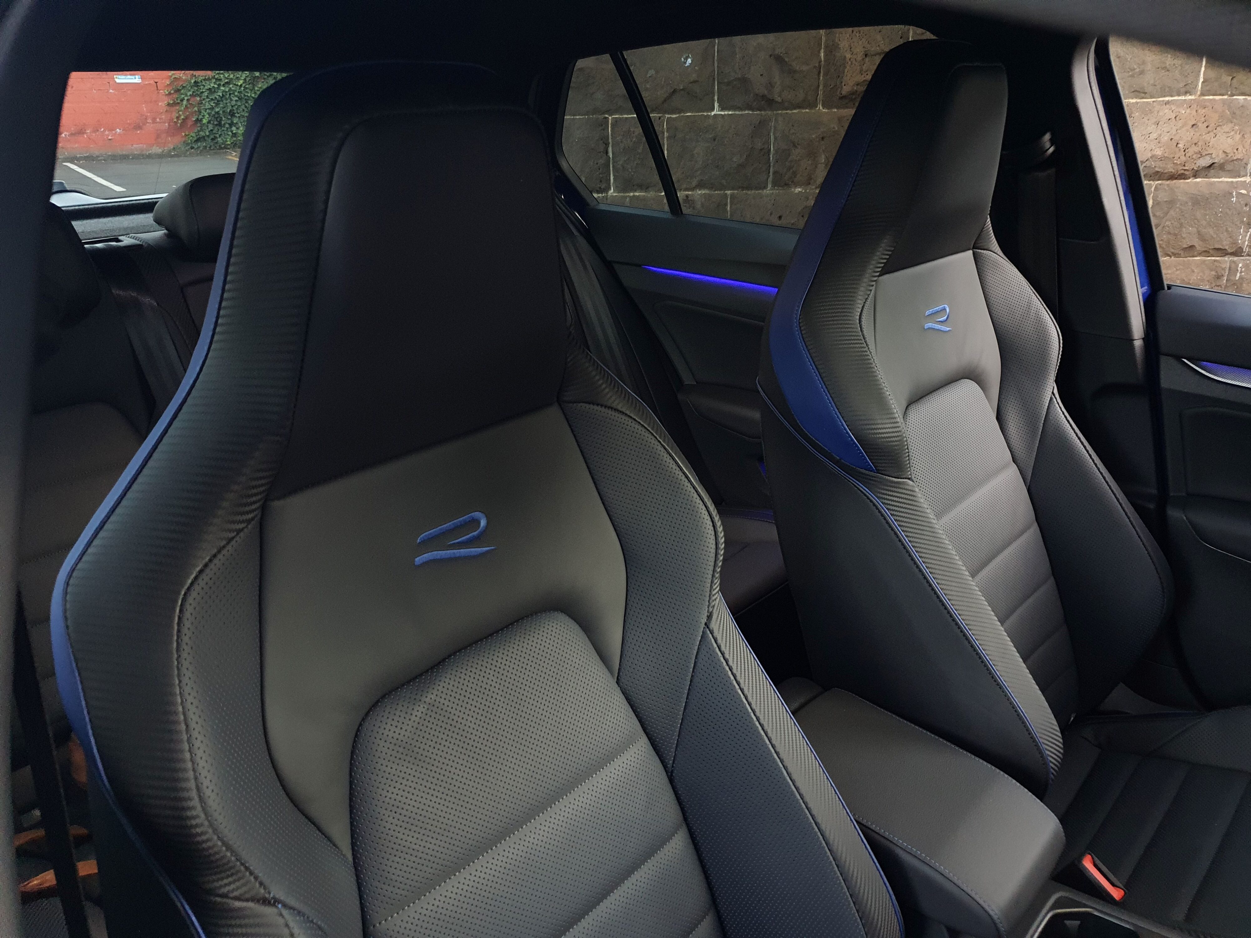 Comfortably Numb: 2025 Volkswagen Golf R Mk 8.5 Review | Tarmac Life ...