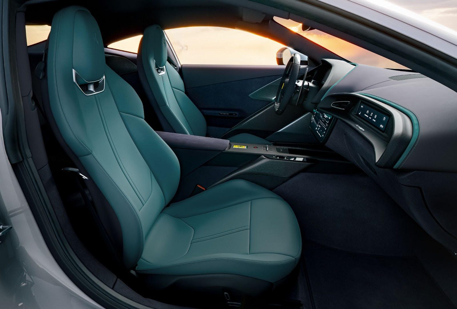 Ferrari's New Amalfi - The Pointier, Angrier Roma | Tarmac Life ...